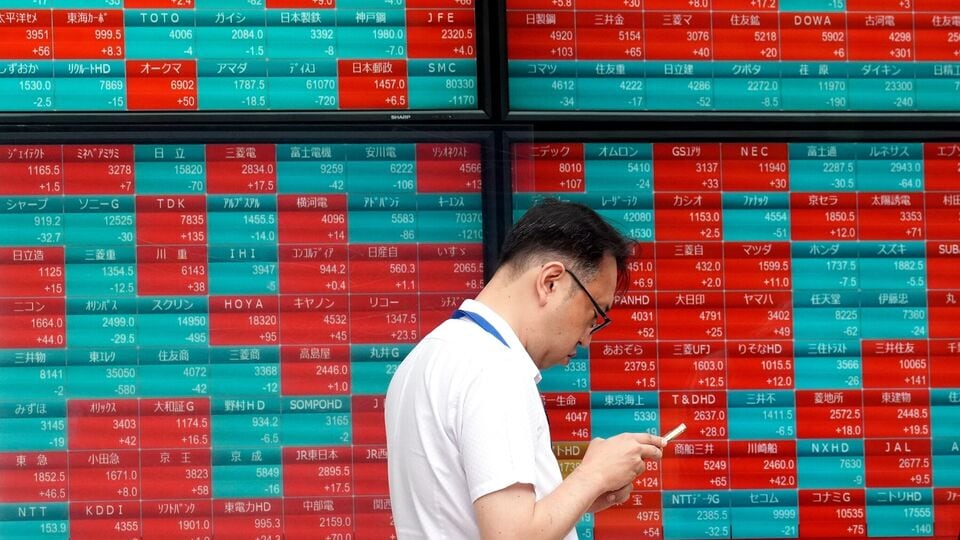 Asian markets fall after China’s DeepSeek spooks Wall Street; Japanese ...