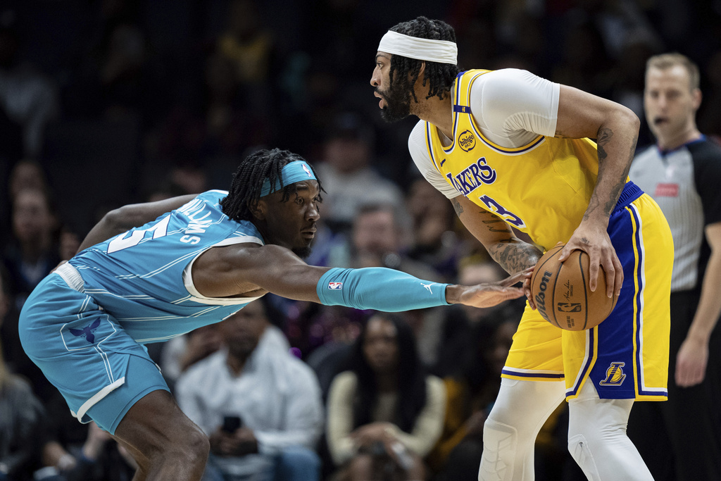 Anthony Davis scores 42 points, grabs 23 rebounds as Lakers top Hornets ...