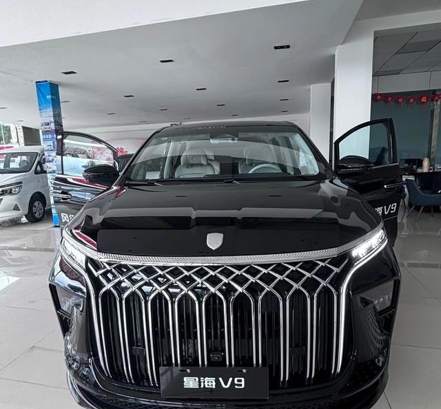 20-30万预算选MPV，风行星海V9与传祺E8谁更强？