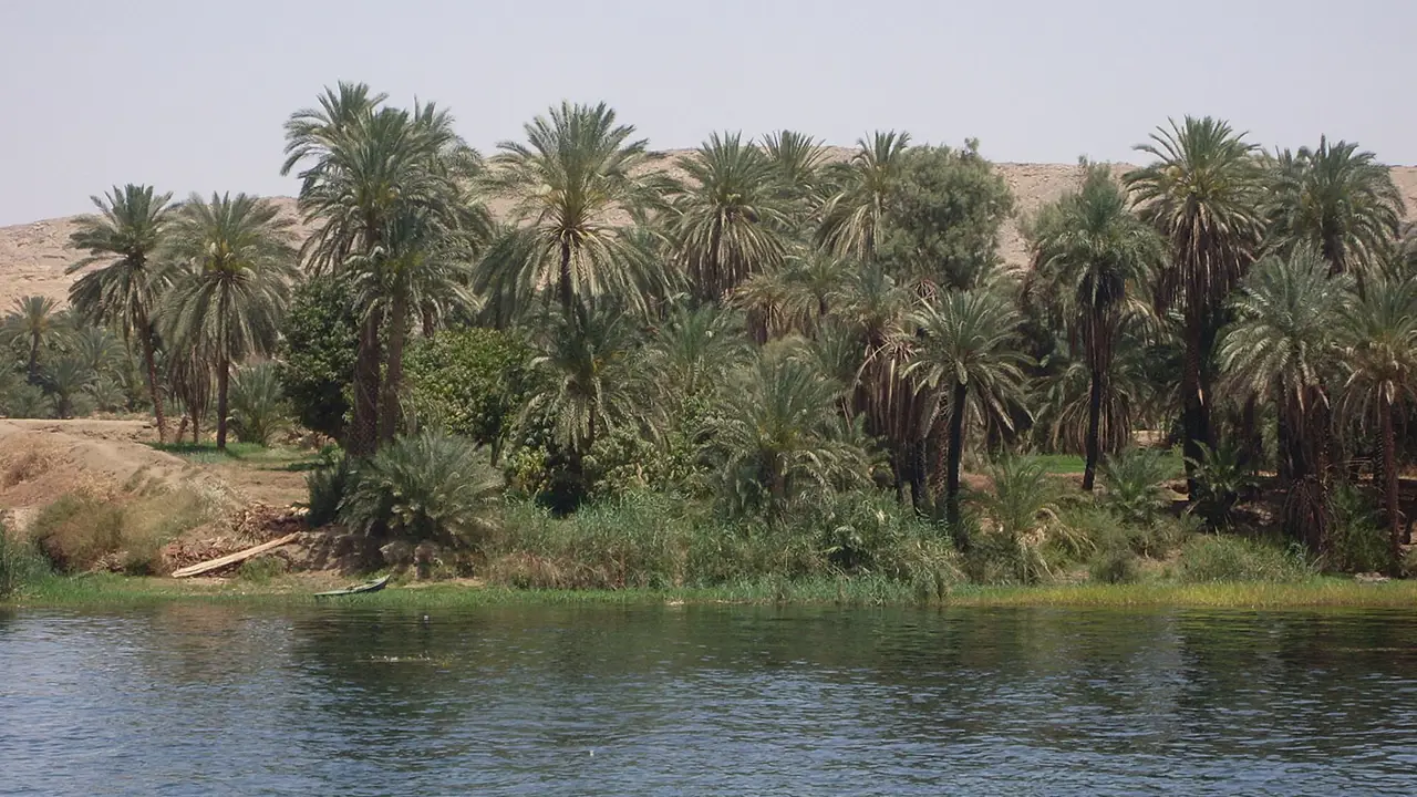 Il sacro Nilo, tra terra nera e terra rossa