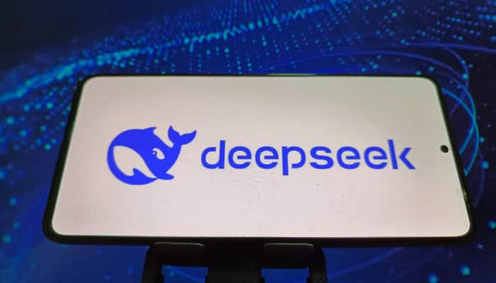 DeepSeek EXPLAINED | How it works, who is behind it? Will it be a game ...