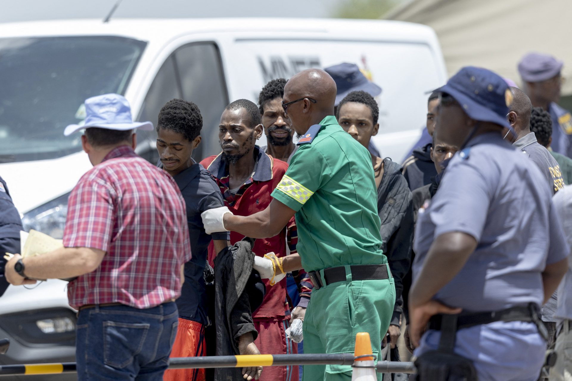 Tragedy as South Africa starves illegal miners out of abandoned mines