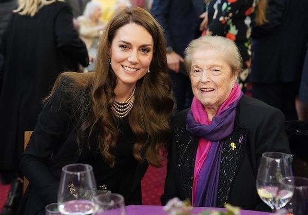 Kate Middleton fait une sortie remarquée au bras de William : la ...