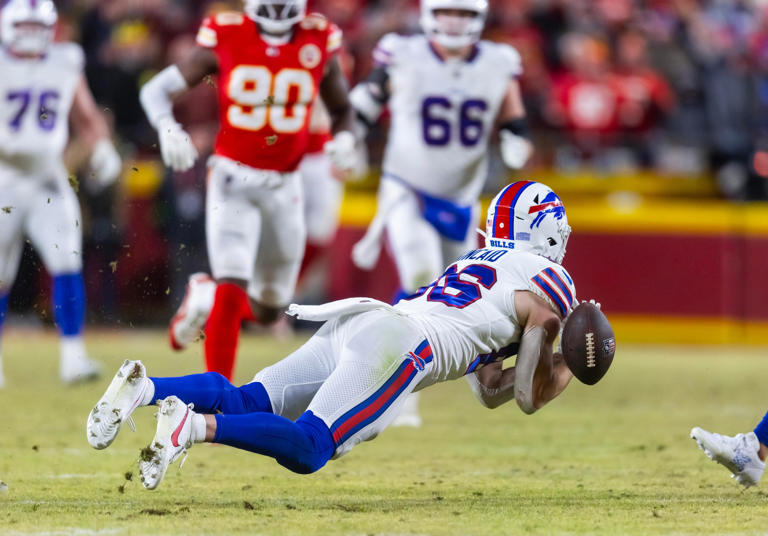 How Bills lost to Chiefs this time: Controversial calls, dropped pass ...