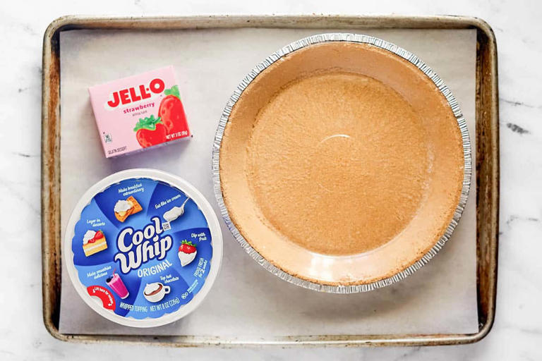 Strawberry Jello Pie with Cool Whip (Easy No-Bake Recipe)