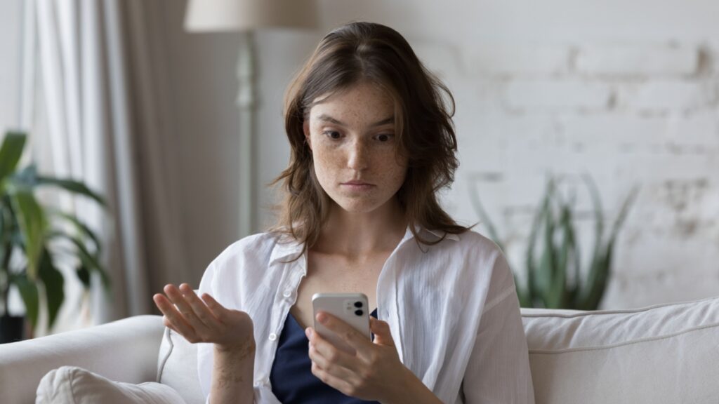 16 Money Habits That Keep Us Stuck in the Cycle of Poverty