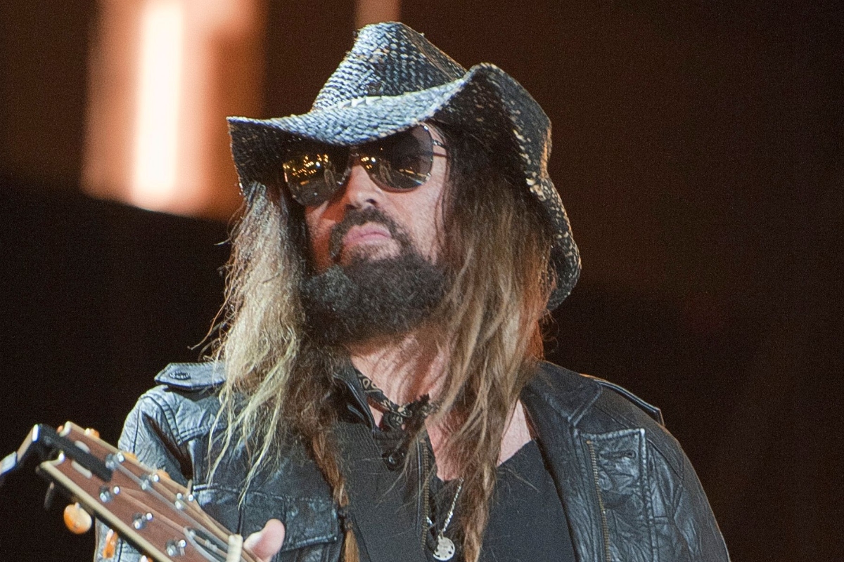 Billy Ray Cyrus Breaks His Silence Following Pleas From His Son Trace