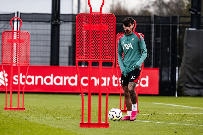 Liverpool let youngster who had role in remarkable Barcelona moment go ...