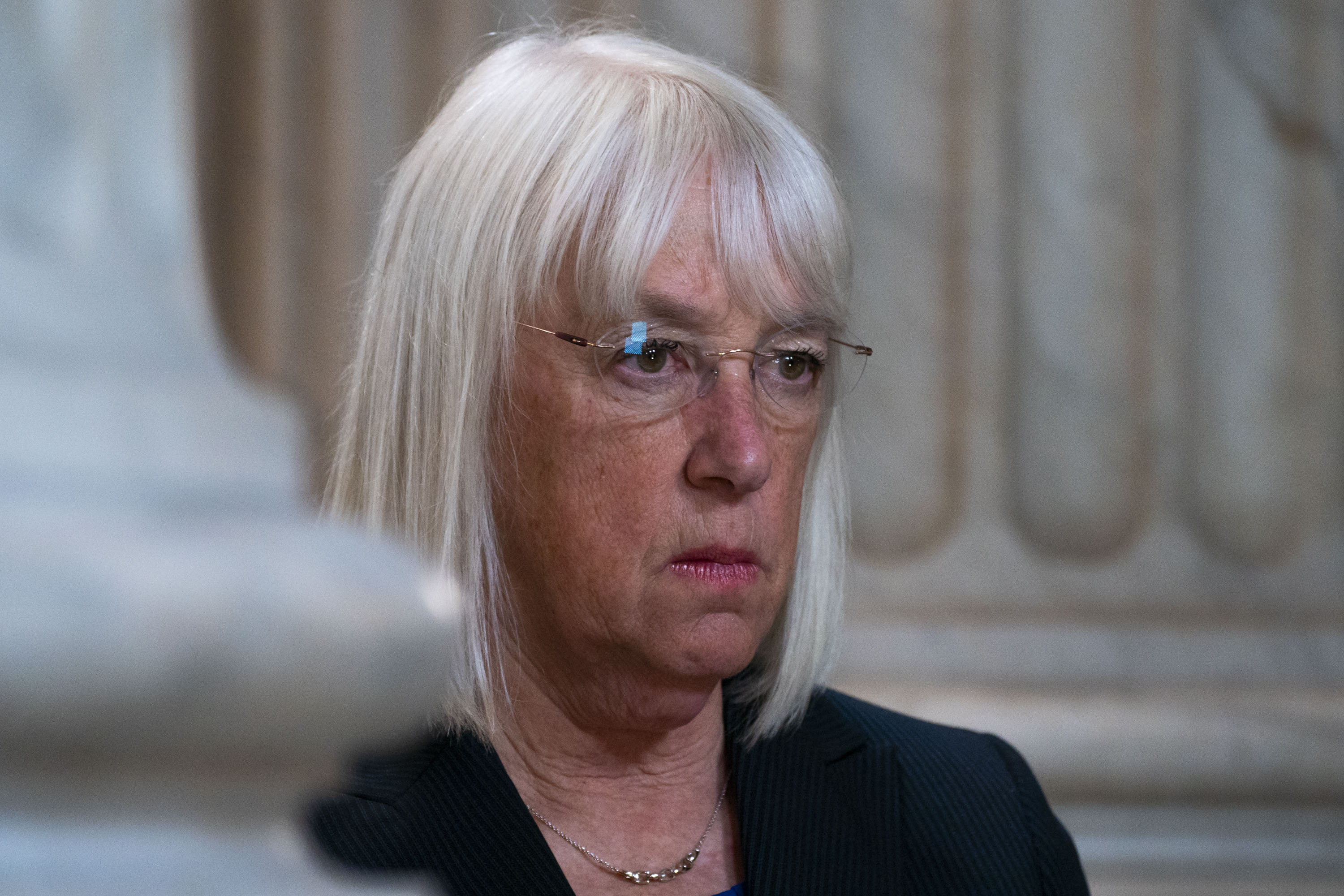 Live updates: White House to hold first press briefing of Trump presidency