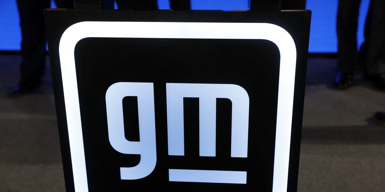 GM’s stock falls as carmaker signals that tariffs may impact its outlook