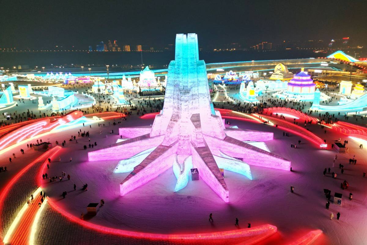 Maior parque de gelo do mundo com mais de 2 milhões de visitantes em ...