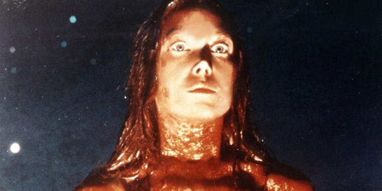 Why the Original 'Carrie' Opening Scene Didn't Work and Was Changed