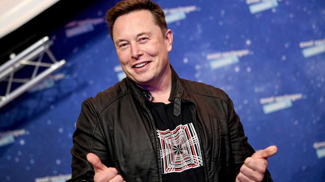 Elon Musk entra nel business della ristorazione e annuncia il Tesla diner