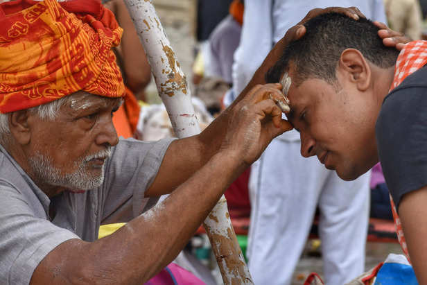 7 Rituals from Hinduism That Science Is Finally Beginning to Understand