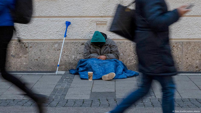 Germany: More than half a million homeless, new report says