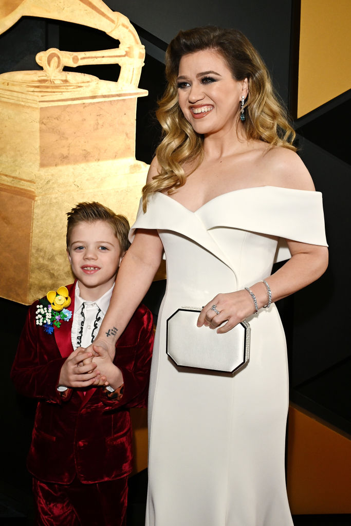 Kelly Clarkson's 8-Year-Old Son Subtly Roasted His Mom After His ...