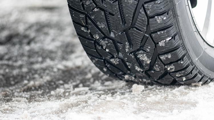 Tips for driving on icy roads and snow