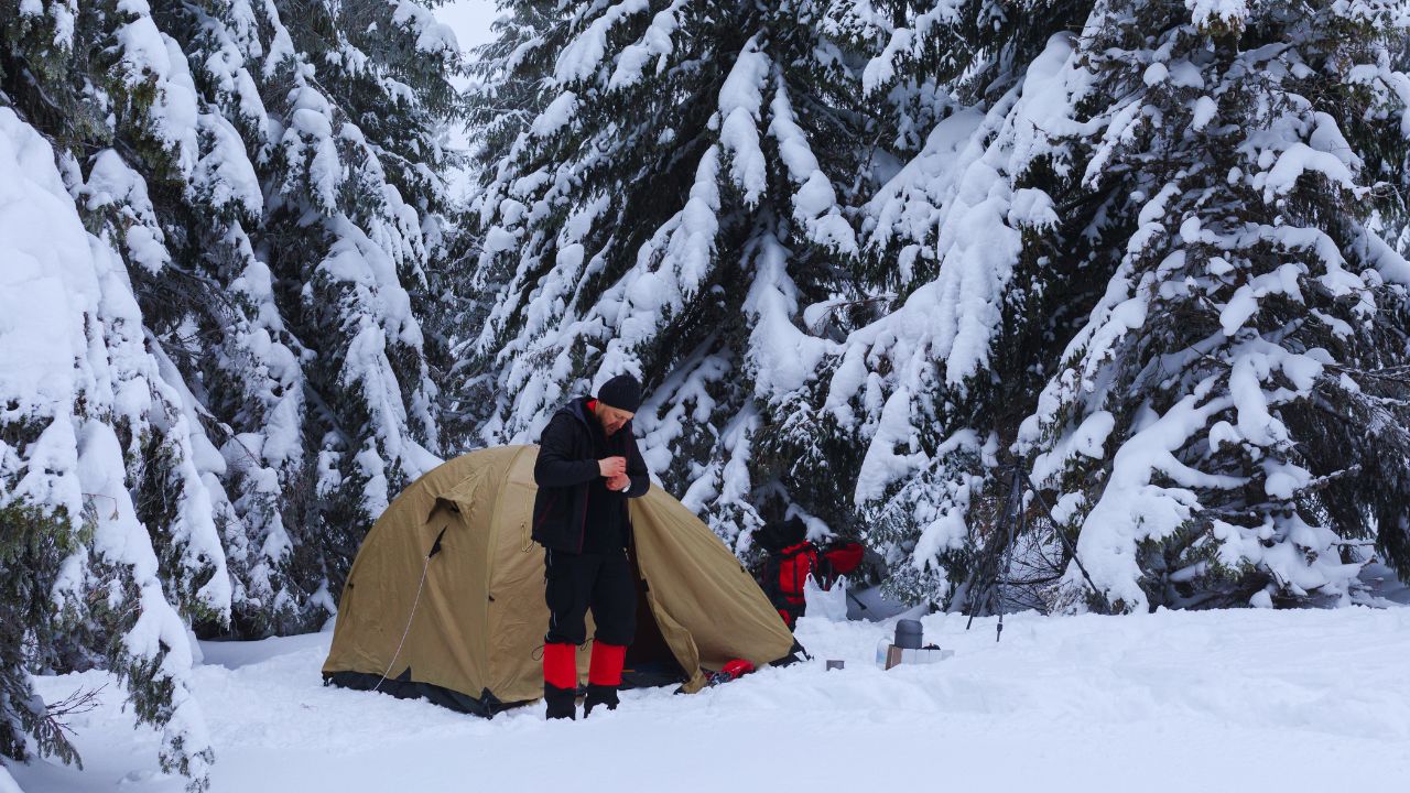 Don’t Let Winter Win! 7 Camping Mistakes That Keep You Shivering