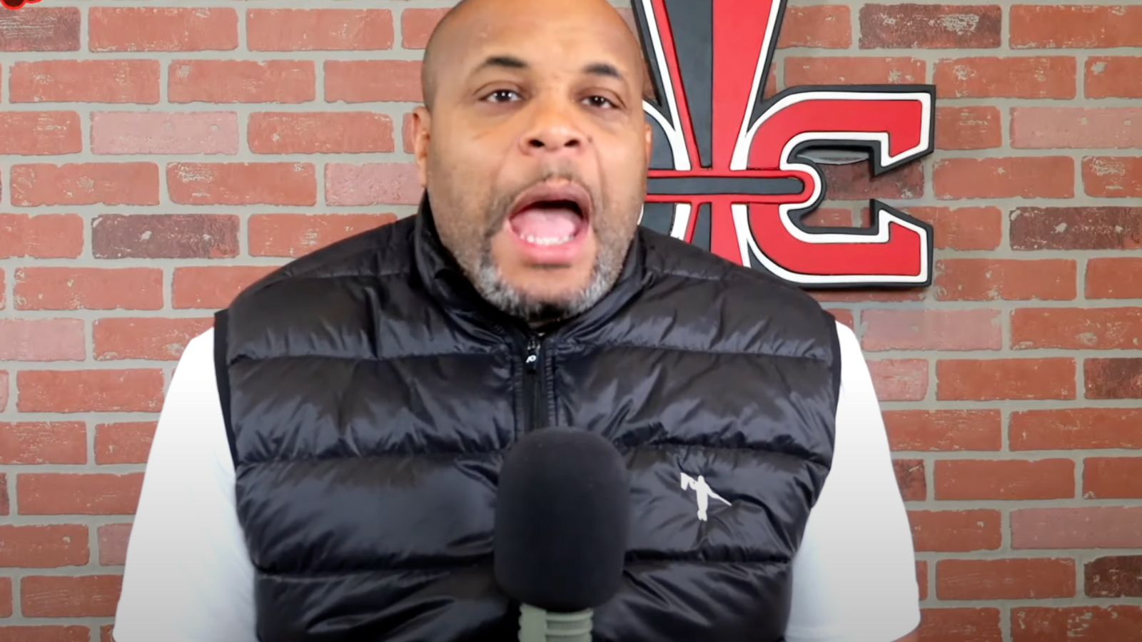 Daniel Cormier Says Jon Jones ‘Just Doesn’t Want to Get Knocked Out’ or ...