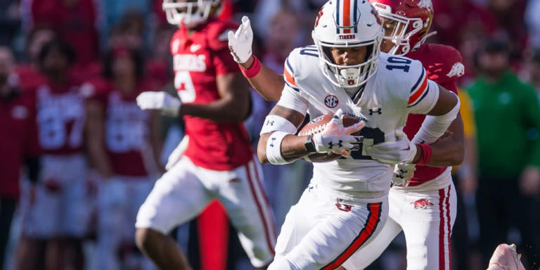 Auburn transfer wide receiver Caleb Burton commits to Connecticut