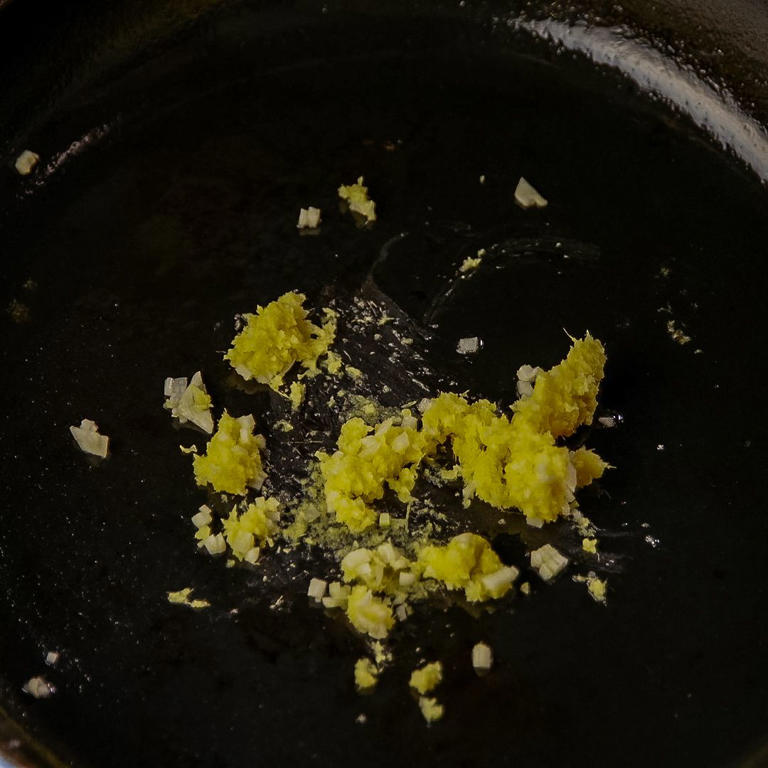 Skip The Wrapper—These Egg Roll Bowls Are A Veggie-Loaded Hit