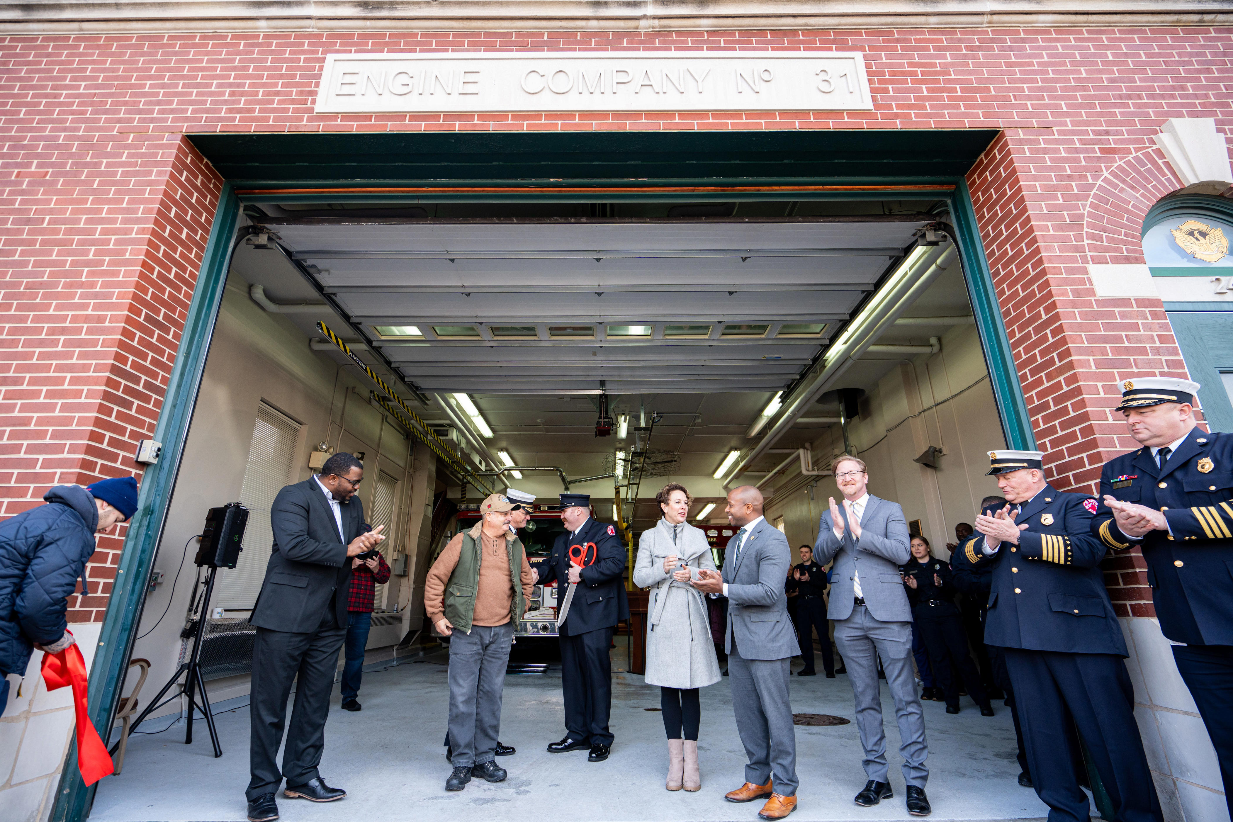 Fire station on Milwaukee's south side reopens, new paramedic unit ...