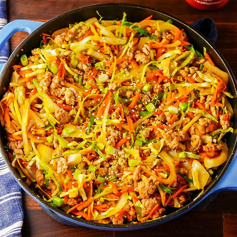 Skip The Wrapper—These Egg Roll Bowls Are A Veggie-Loaded Hit