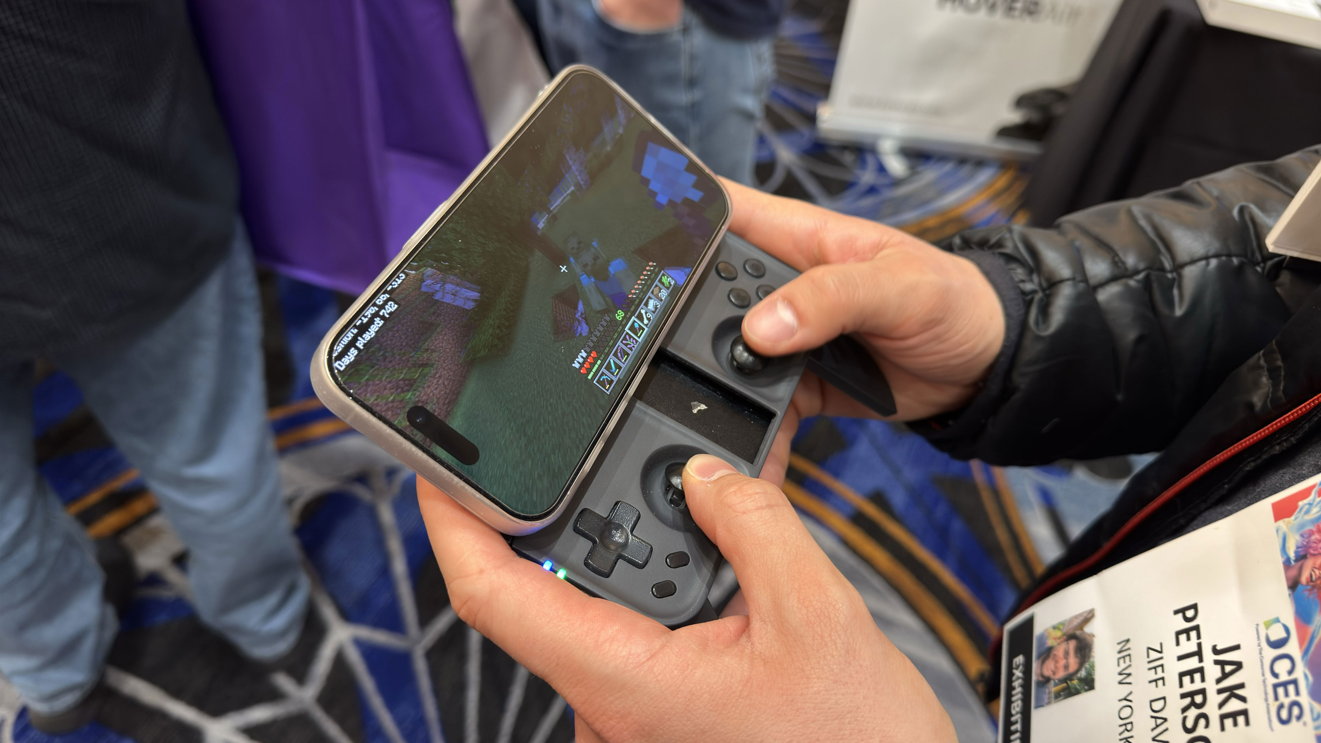 CES 2025: The MCON MagSafe Phone Controller Is My Best-of-Show (So Far)