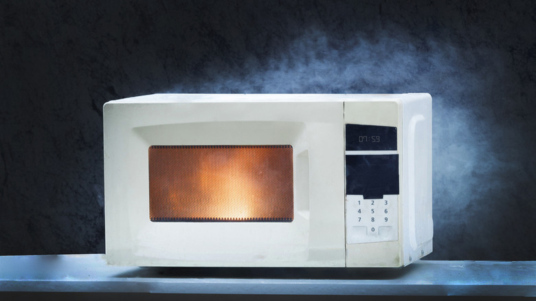 12 Microwave Mistakes That Ruin Your Food