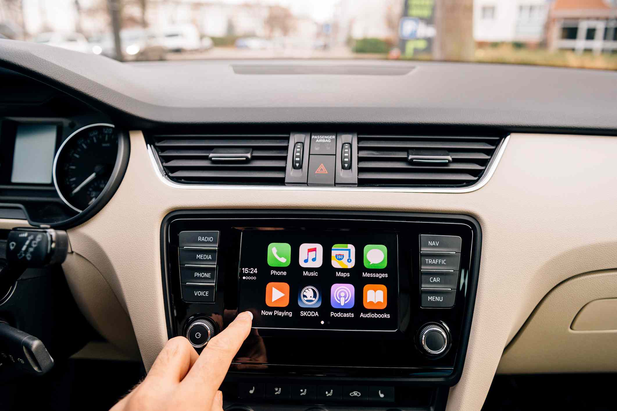 Cars With Apple CarPlay: A Complete Compatibility List (2025)