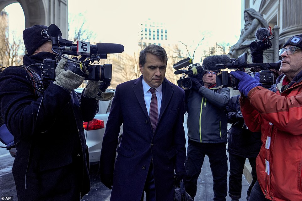 15 Fashion Essentials for Men in 2025