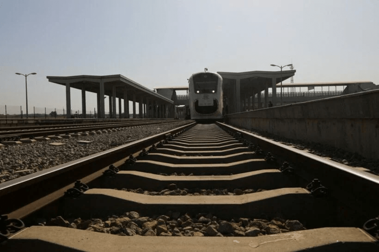 China supports Nigeria's rail project with $255 million loan China supports Nigeria's rail project with $255 million loan