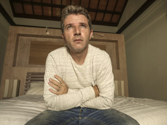 15 Lies Lonely People Tell Themselves To Try And Feel Less Alone