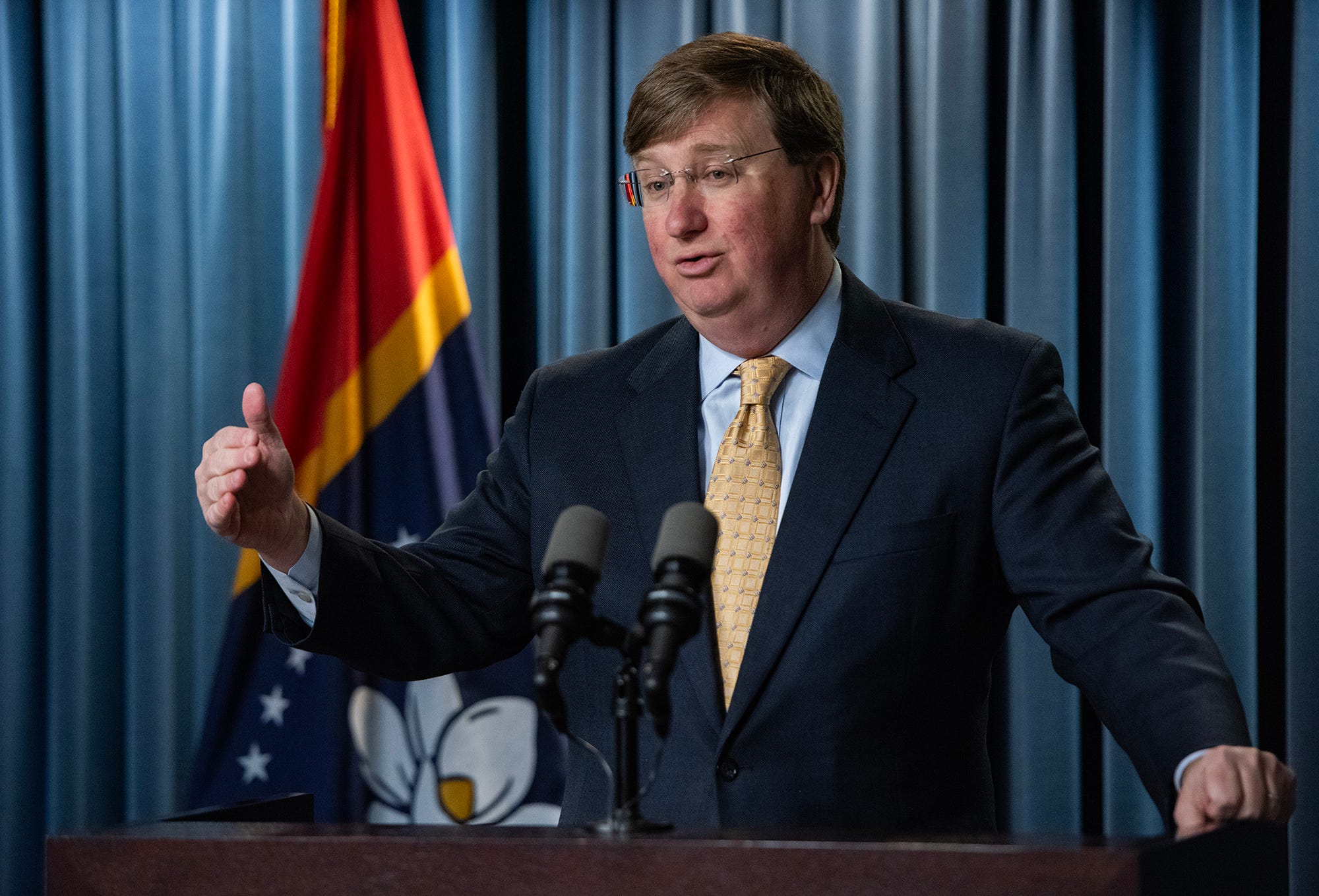 MS governor orders flags flown at full height during Trump inauguration