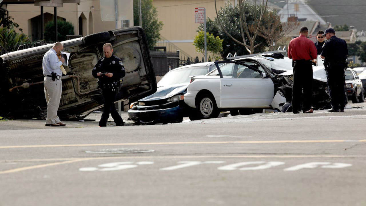 Newsom reignites controversy over Oakland's police pursuit policy Newsom reignites controversy over Oakland's police pursuit policy