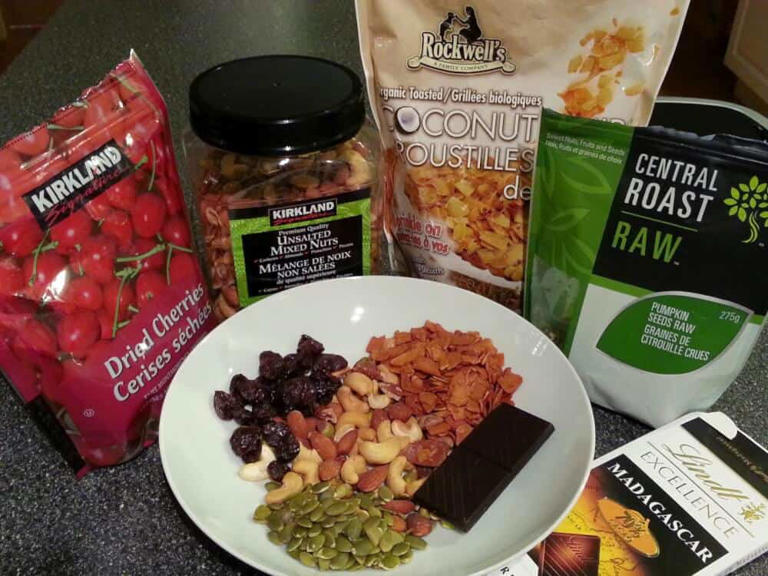 Awesome Ideas for Homemade Hiking Snacks