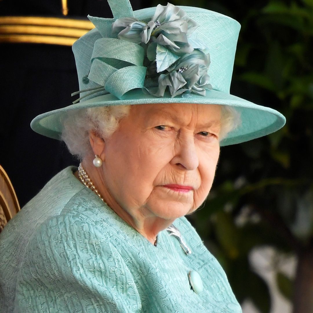 Lip Reader Reveals the "Disapproving" Comment Queen Elizabeth Allegedly ...
