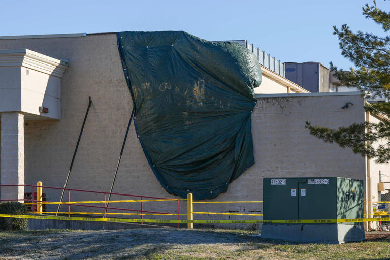 Moment of silence at Oak Ridge school board meeting over deaths of ORHS ...