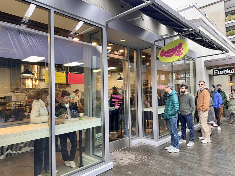 Hey Bagel is open, serving hot bagels at University Village