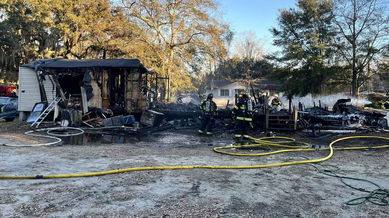 Afternoon fire destroys home near Awendaw