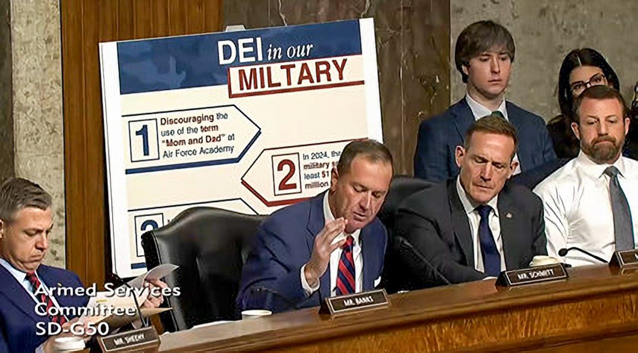 GOP senator shamed for decrying standards in Dept. of Defense while ...