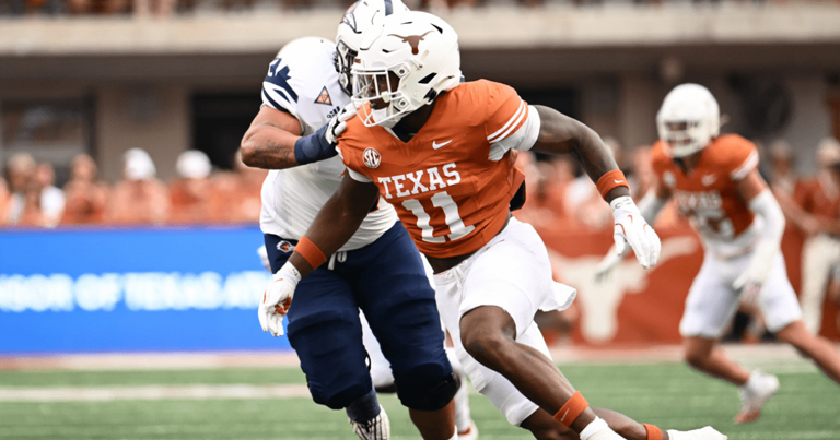 Colin Simmons named to FWAA Freshman All-America Team