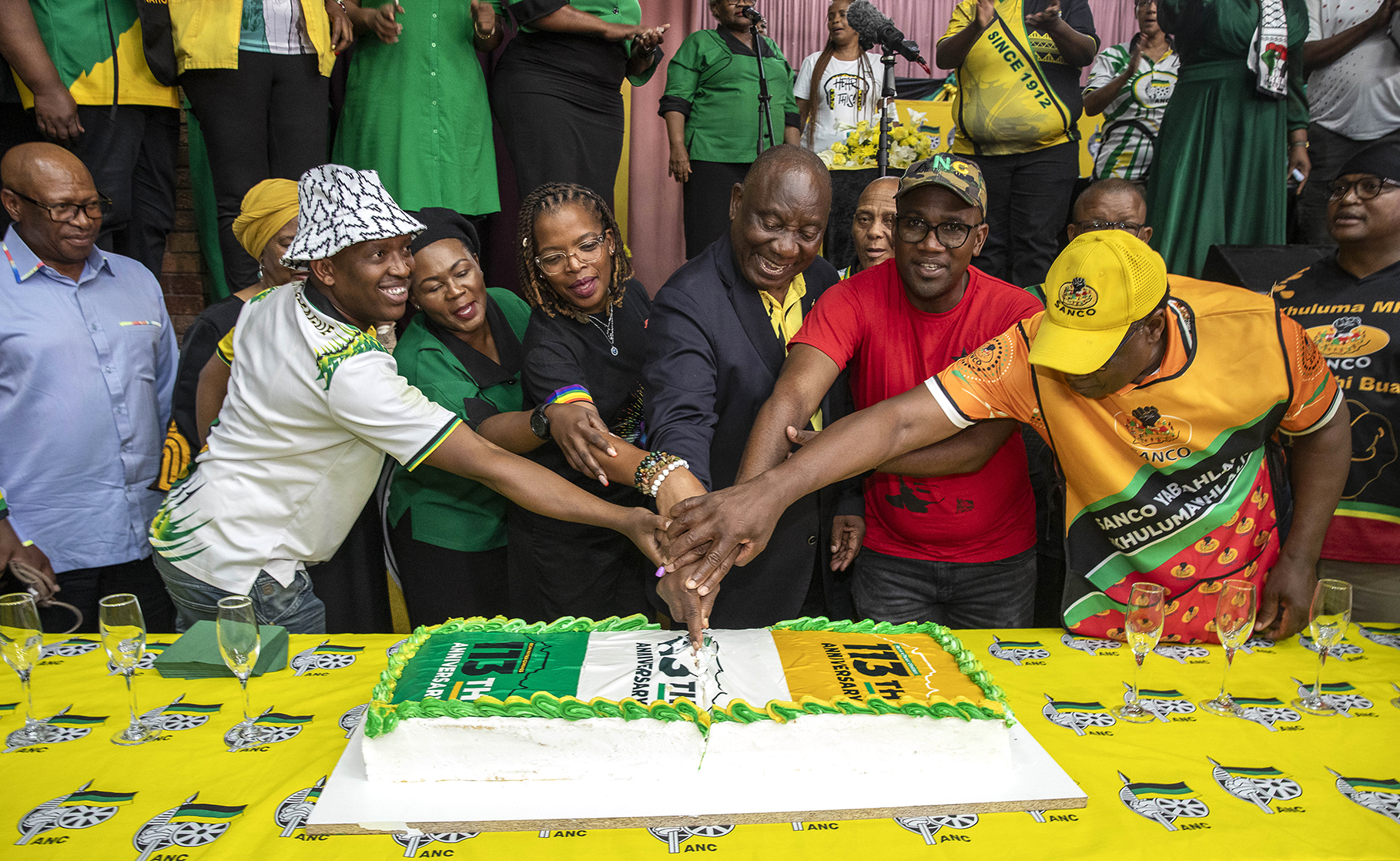 Ramaphosa, Robben Island visit dominate cake-cutting ceremony to ...
