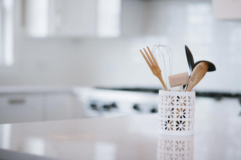 Clear the Clutter: Great Tips for Organizing Your Kitchen Countertops ...
