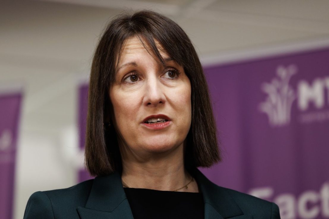 Inflation falls to 2.5 per cent in boost for Chancellor Rachel Reeves
