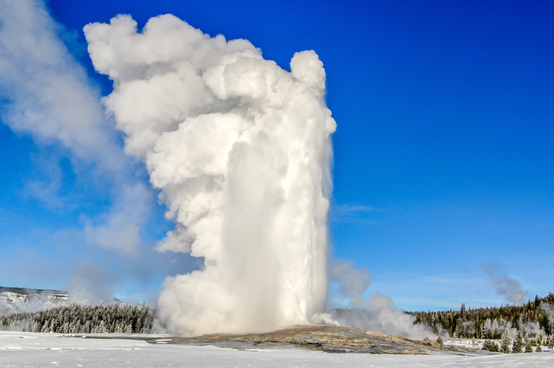 What exactly is a geyser, and how does it work?