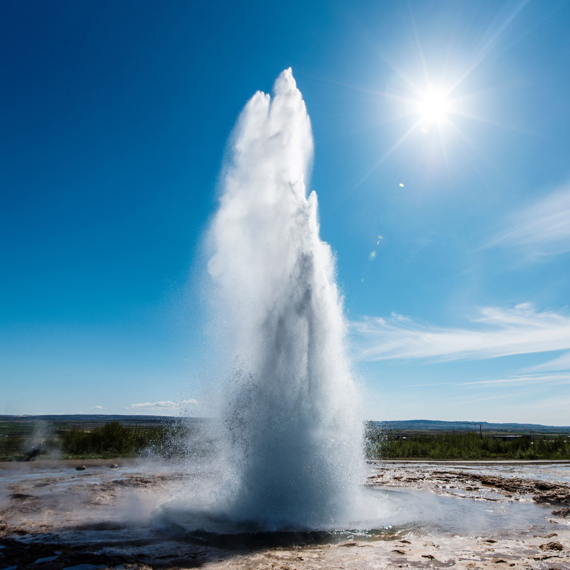 What exactly is a geyser, and how does it work?