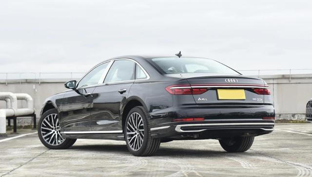 全系优惠20万+，轴距3128mm，配多款动力组合，带你看奥迪A8L