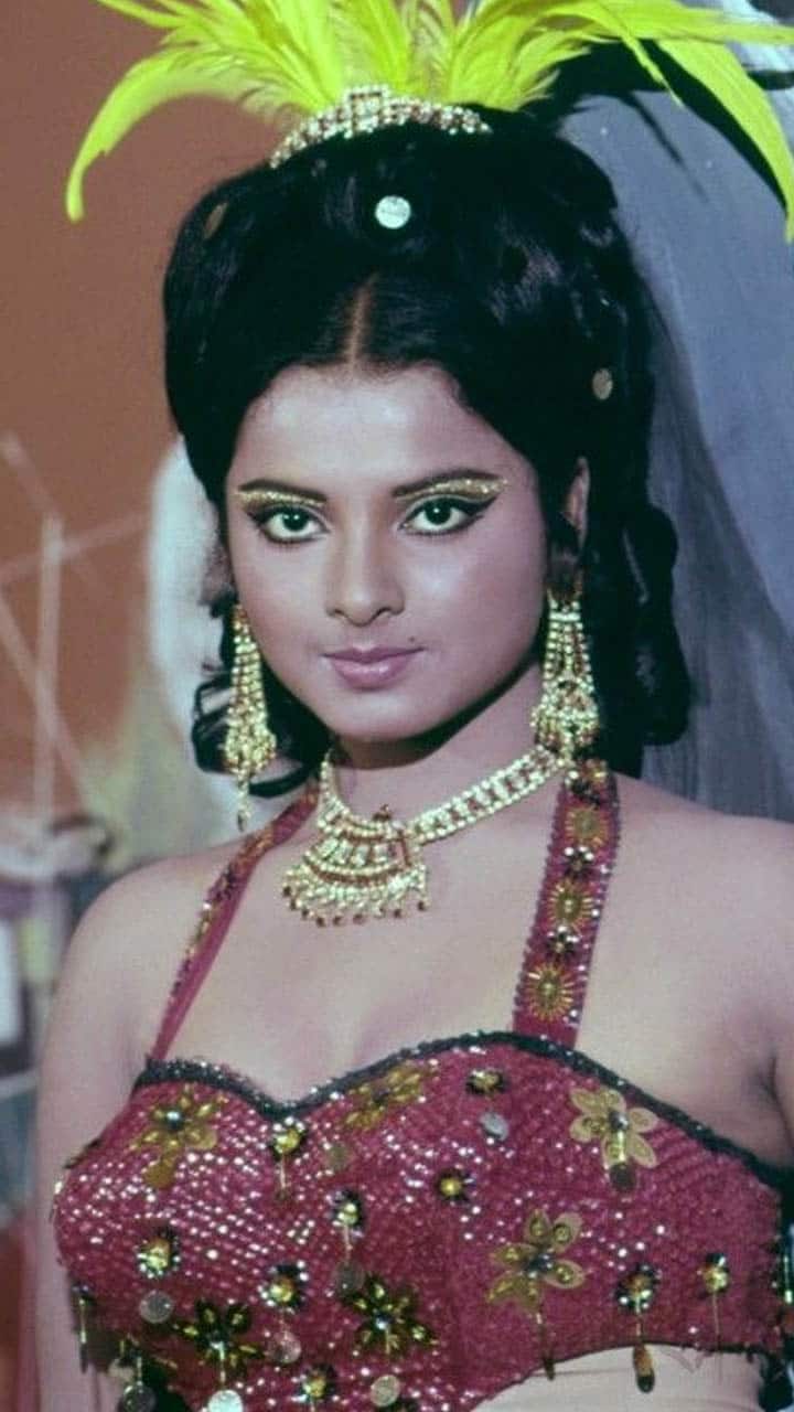 Rekha's 8 stunning throwback pictures from her youth