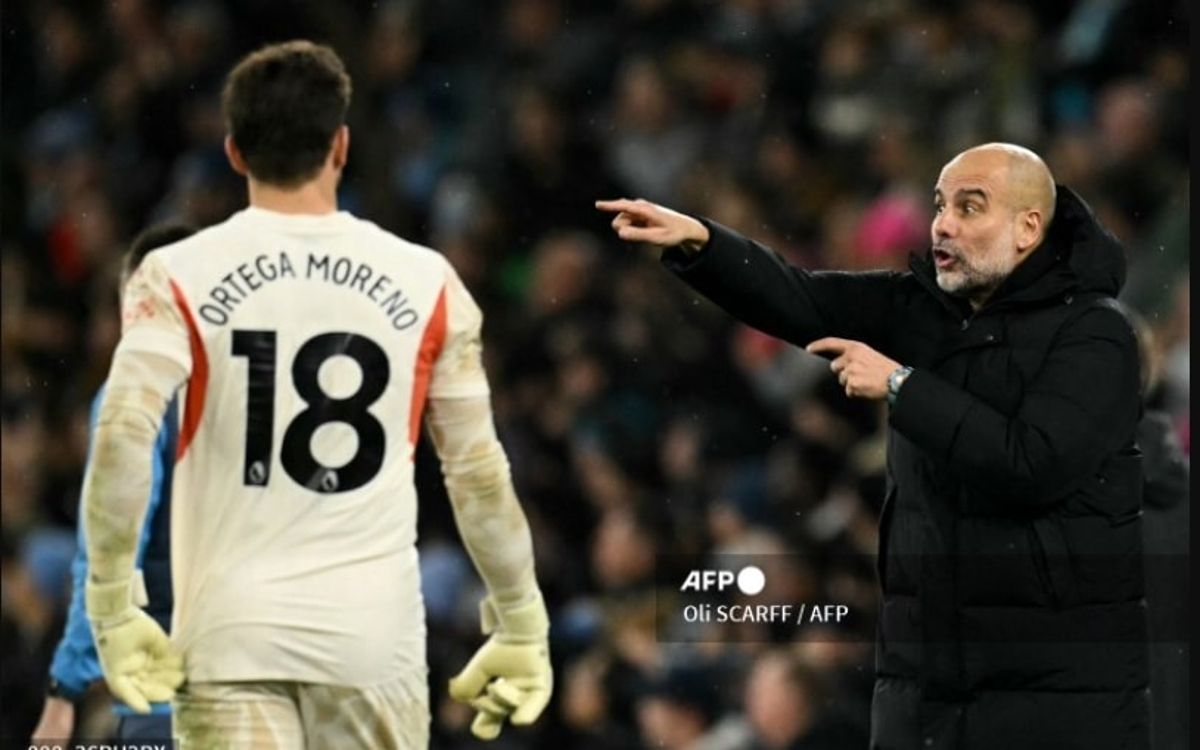Aksi Ngamuk-ngamuk Pep Guardiola kepada Kiper Man City Viral, Katanya ...